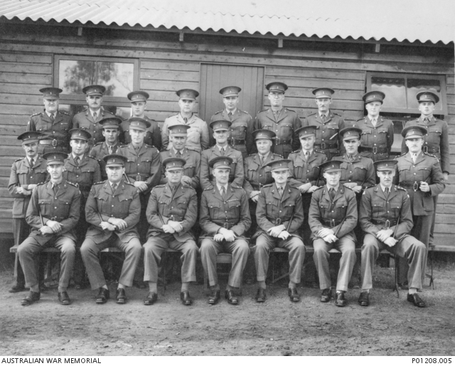 GROUP PORTRAIT OF OFFICERS OF 1ST LIGHT HORSE (MACHINE GUN) REGIMENT ...