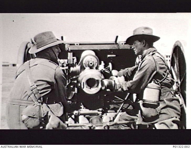 MARIBYRNONG, VIC 1917-11-20. 38635 GUNNER CLAUDE EDWARD CARDWELL AND ...
