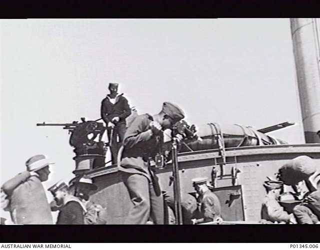 PIRAEUS, GREECE. 1941-03-08. DAMIEN PARER, AN OFFICIAL AUSTRALIAN WAR ...