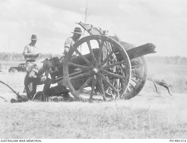 4.5 INCH HOWITZER MK I FIRING LIVE AT THE MOUNT WALKER RANGE, WEST OF ...