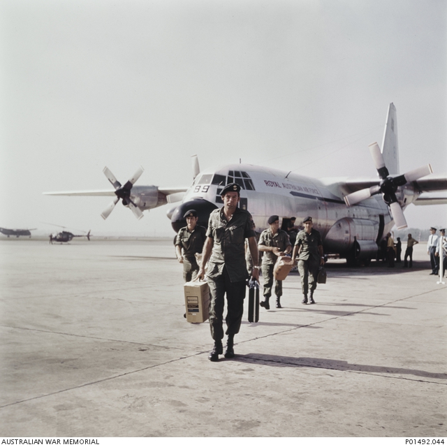Richmond, NSW. 18 December 1972. Members of the Australian Army ...
