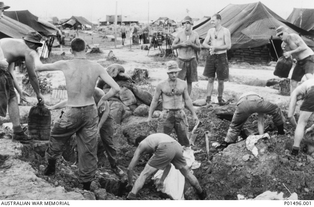 Members of 8 Platoon 1 Battalion, The Royal Australian Regiment (1RAR ...
