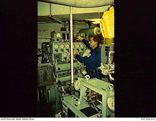 PERSIAN GULF. 1990-12. PETTY OFFICER MARINE TECHNICAL HULL (SHIPWRIGHT ...