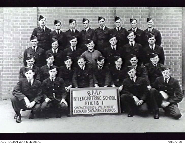 MELBOURNE, VIC, C. 1942. GROUP PORTRAIT OF RAAF SERVICEMEN ATTENDING A ...