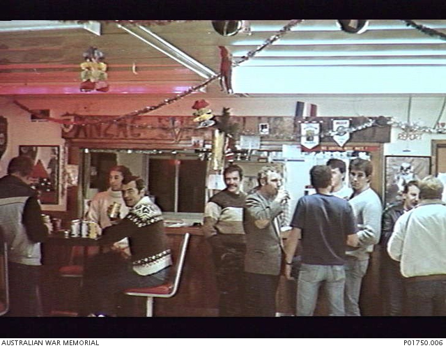 El Gorah, Sinai, Egypt. c.1983-12. Members of the New Zealand and ...