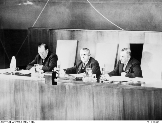 New York, USA. 1949-04-05. Dr Herbert Vere (H. V.) Evatt (centre ...