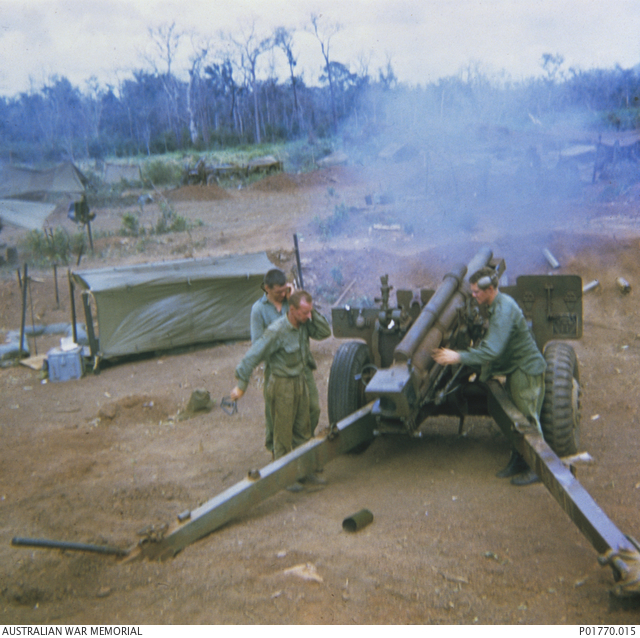 A gun crew from 102 Field Battery, Royal Australian Artillery, firing ...