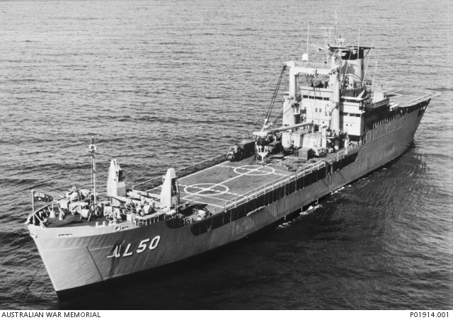 Aerial port bow view of the RAN heavy landing ship HMAS Tobruk (L50 ...