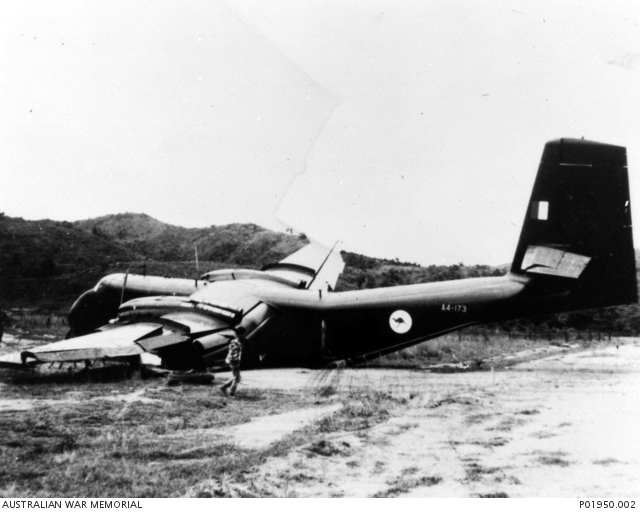 Caribou aircraft A4-173 of No 35 Squadron, RAAF, crashed on landing at ...