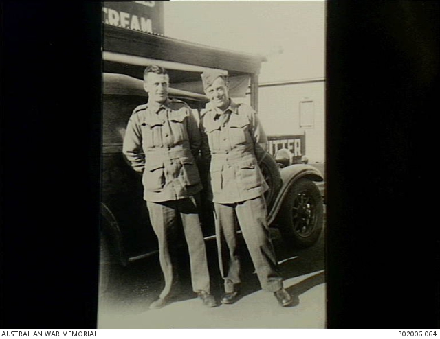 VX6788 Private Alec Forsyth and VX6785 Private Andrew Elrick beside a ...