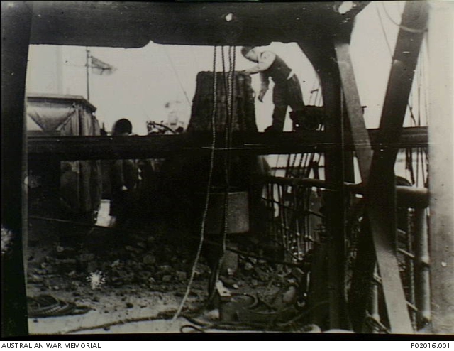Balls Head Bay, Sydney, NSW, c. 1940. Coaling ship HMAS Doomba at the ...