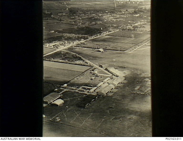 Hounslow, England. 1917-09-12. Aerial photograph of Hounslow Aerodrome ...