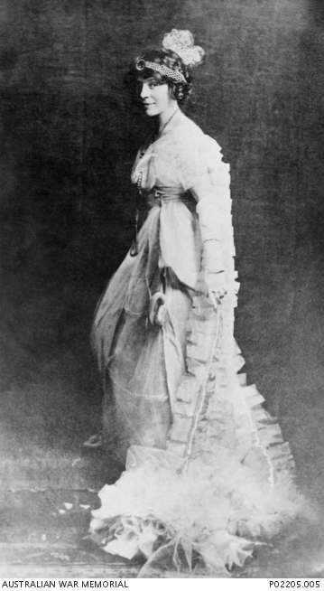 England, 1914-06. Studio portrait of the Australian artist May Butler ...