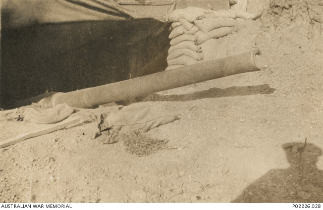 Anzac Cove, Gallipoli. 1915-12-15. The barrel of a 4.7 inch naval gun ...