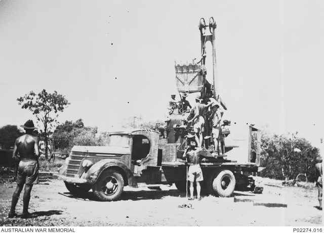 Darwin, NT. 1940-11. Men of No. 1 Section, No. 2 Anti-Aircraft (AA ...