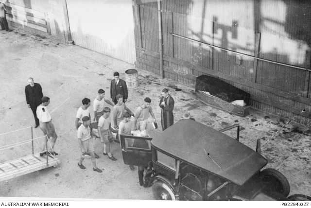 Cairns, Qld. 1947-09-15. The body of a dead seaman from HMAS ...
