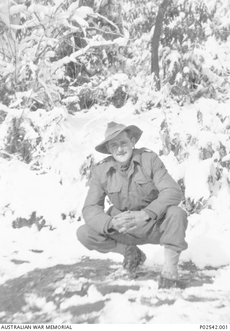 Informal portrait of 2/400430 Private Herbert Gordon (Pappy) White MM ...