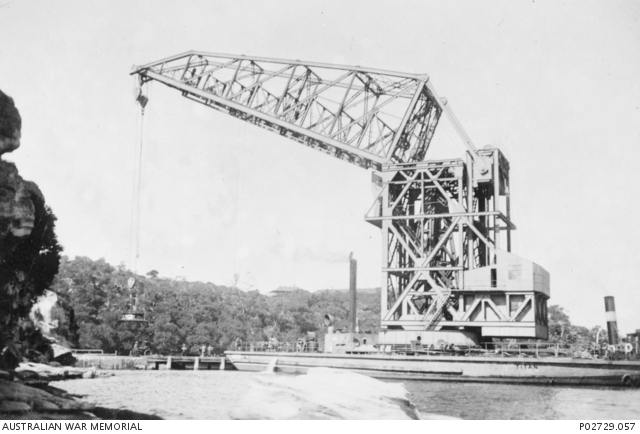 `Titan', a floating crane unloading a 9.2 inch gun off the barge and ...