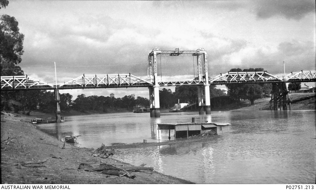 A vertical lift span bridge over the Darling River seen from the ...