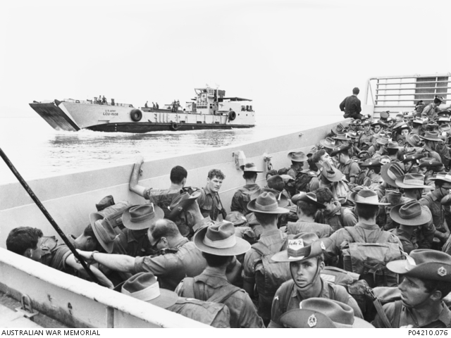 Aussie diggers, of 8RAR upon arrival at Vung Tau from Australia, are ...