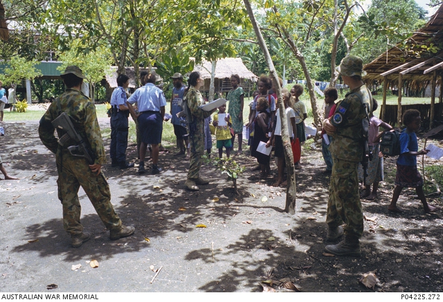 Members of the Regional Assistance Mission to the Solomon Islands ...