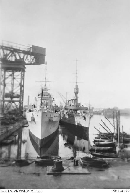Camparison between Australian Cruisers Sydney and Brisbane at Portmouth ...