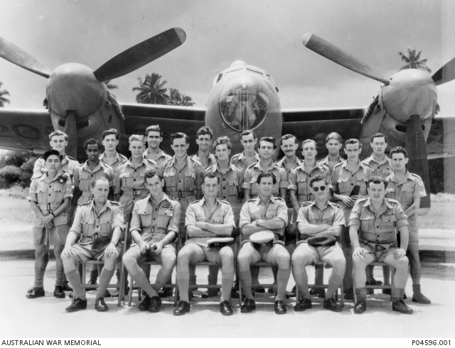Group portrait of RAAF officers Squadron Leader (Sqn Ldr) Leigh Hindley ...