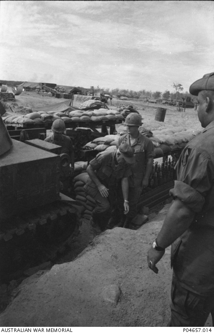 First visit of the Commanding General of MACV, General (Gen) Creighton ...