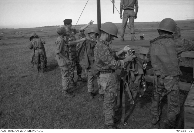 Members of the Australian Army Training Team Vietnam (AATTV) with Mike ...