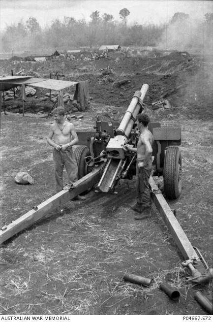 Attempt to trap the Viet Cong (VC) D445 Battalion. 105mm M2A2 guns of ...