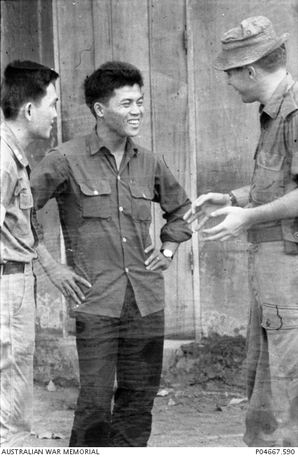 Attempt to trap the Viet Cong (VC) D445 Battalion. 105mm M2A2 guns of ...