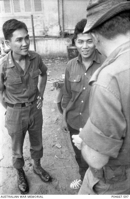 Attempt to trap the Viet Cong (VC) D445 Battalion. 105mm M2A2 guns of ...