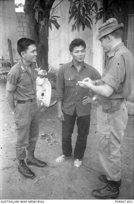 Attempt to trap the Viet Cong (VC) D445 Battalion. 105mm M2A2 guns of ...