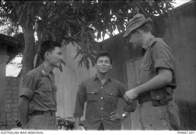 Attempt to trap the Viet Cong (VC) D445 Battalion. 105mm M2A2 guns of ...