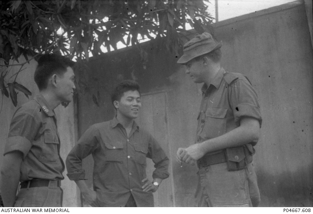 Attempt to trap the Viet Cong (VC) D445 Battalion. 105mm M2A2 guns of ...