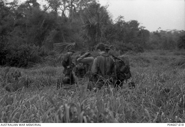 Attempt to trap the Viet Cong (VC) D445 Battalion. 105mm M2A2 guns of ...