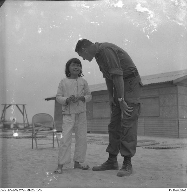 35461 Warrant Officer 2 (WO2) Keith Owen (Windy) Winbank, a member of ...