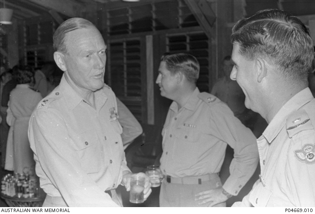 General Daly visits Vietnam | Australian War Memorial