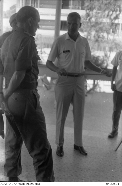 General Daly visits Vietnam | Australian War Memorial