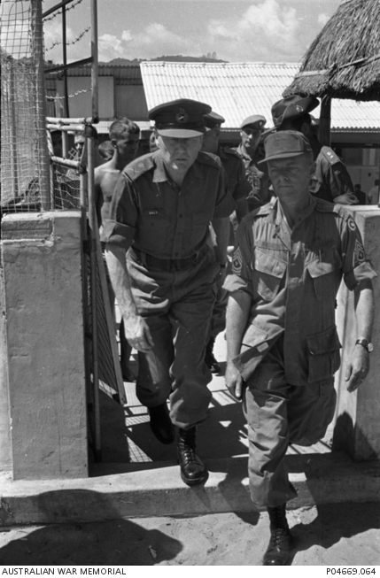 General Daly visits Vietnam | Australian War Memorial