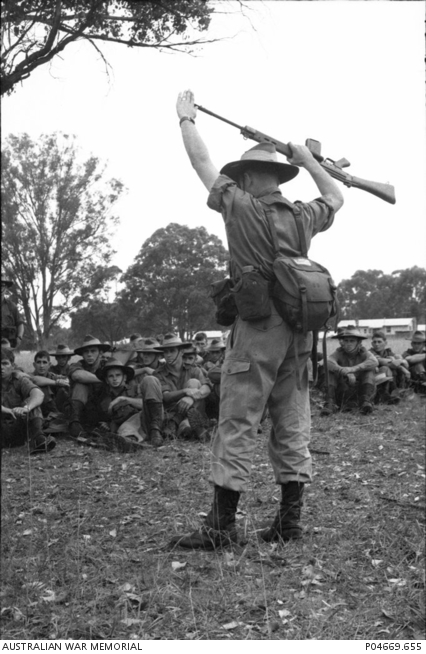 An instructor at the Australian Army's Infantry School holds an L1A1 ...