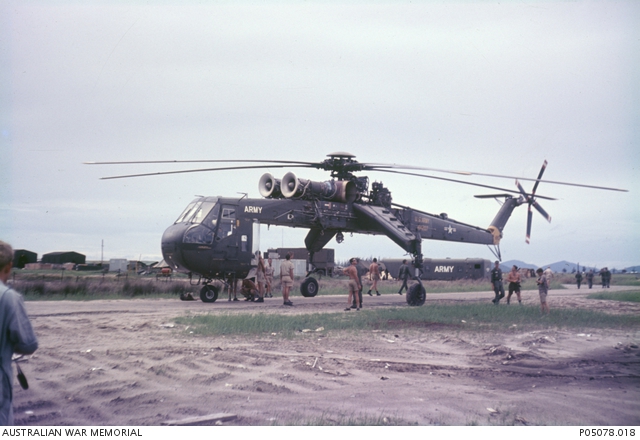 Members of No 9 Squadron (9 Sqn), RAAF, and United States (US) Army ...