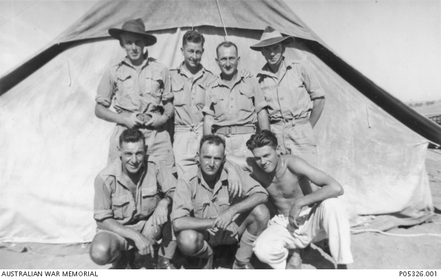 Group portrait of officers of 2/3 Light Anti Aircraft Regiment, Royal ...