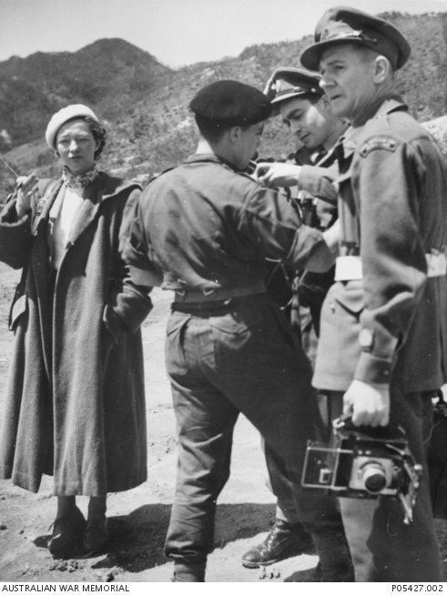 Warrant Officer Class 1 (WO1) Harold Vaughan (Harry) Dunkley (far right ...