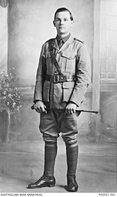 Studio portrait of an unidentified soldier possibly of NSW and ...