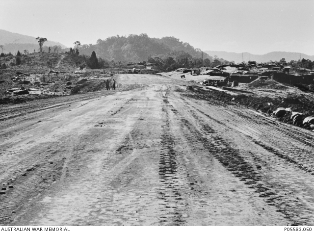 A Caribou aircraft of the RAAF Transport Flight Vietnam (RTFV) parked ...