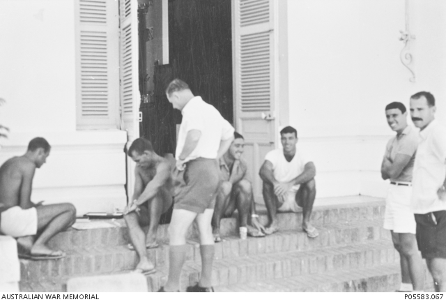 A group of pilots from the RAAF Transport Flight Vietnam (RTFV) gather ...
