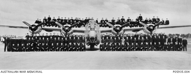 Group photograph of air and ground personnel (probably of No. 7 ...
