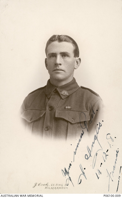 Collection relating to the service of 1512, 1578, VX55289, V7592 ...