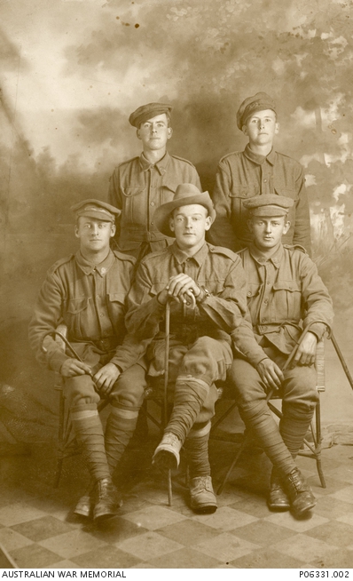 Group photograph including Eric Mostyn Thomson | Australian War Memorial